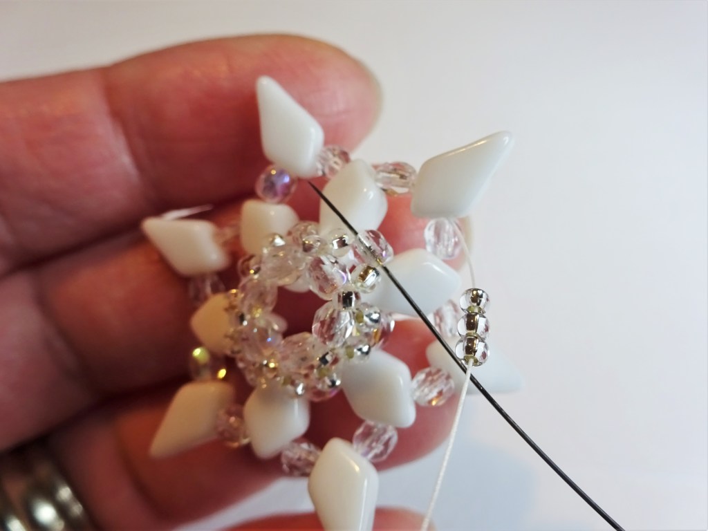 Beadweaving Snowflake Tutorial – The Artisan Duck