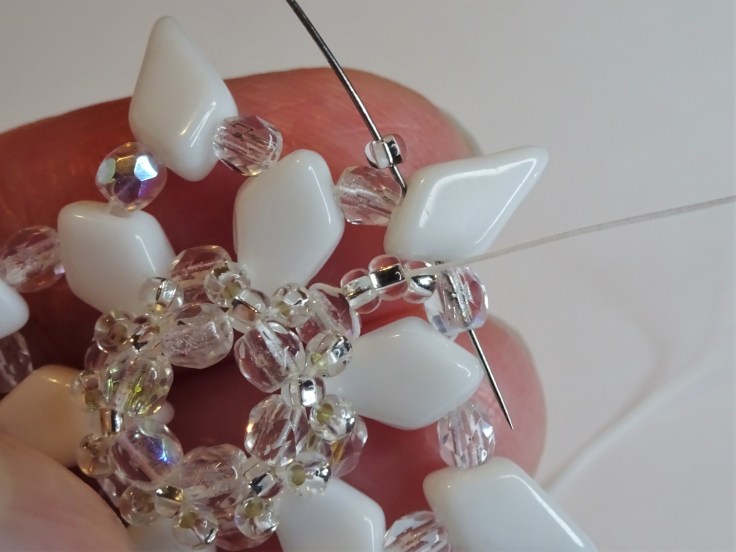 Beadweaving Snowflake Tutorial – The Artisan Duck