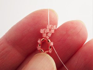 Brick Stitch Flower Tutorial – The Artisan Duck