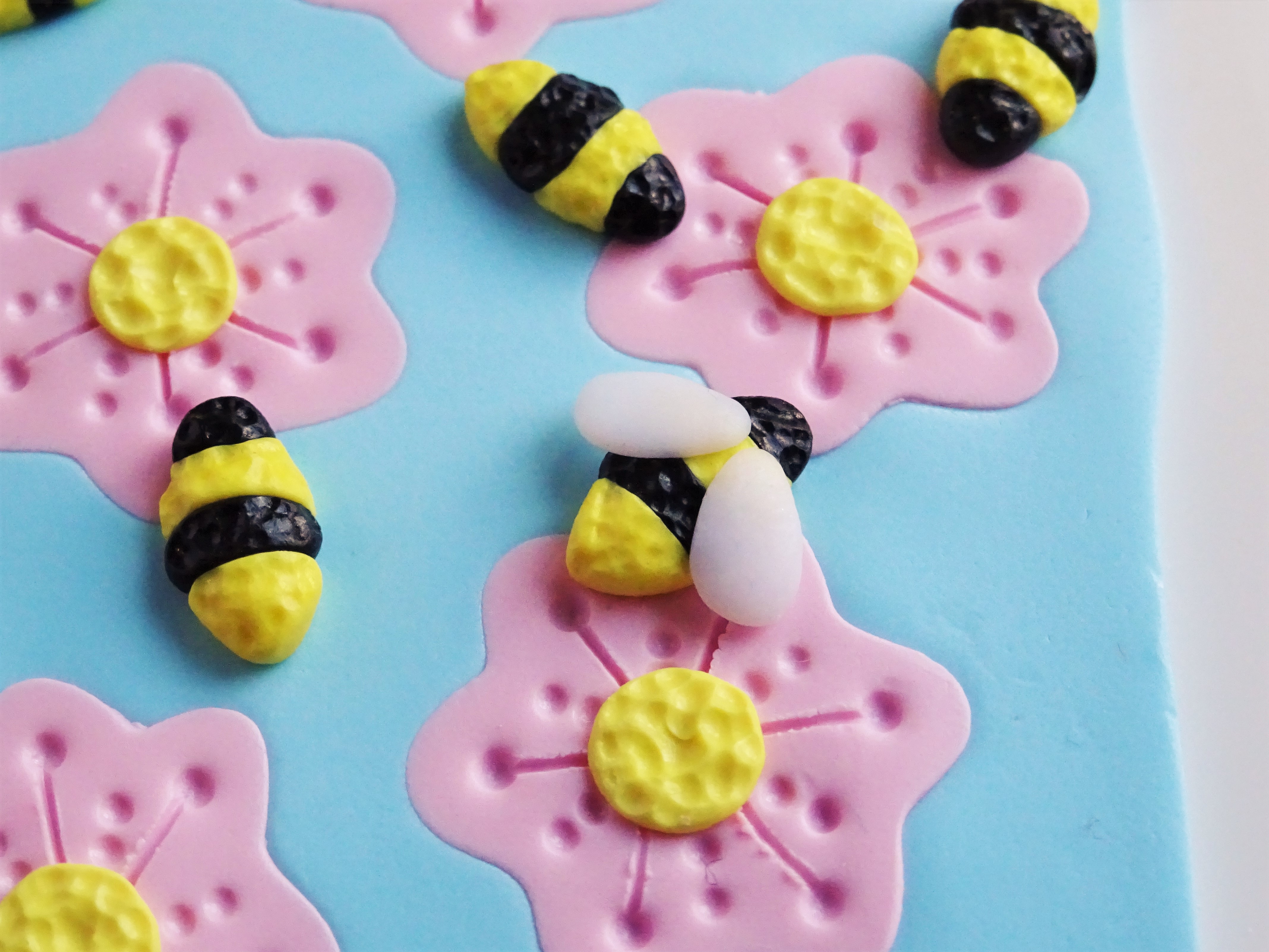 Cute Bee Polymer Clay Slab How To – The Artisan Duck