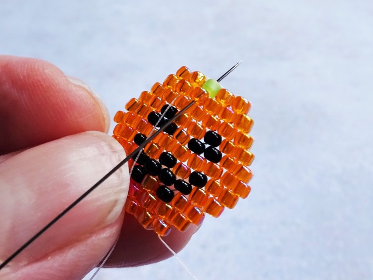 Halloween Pumpkin Brick Stitch Tutorial – The Artisan Duck