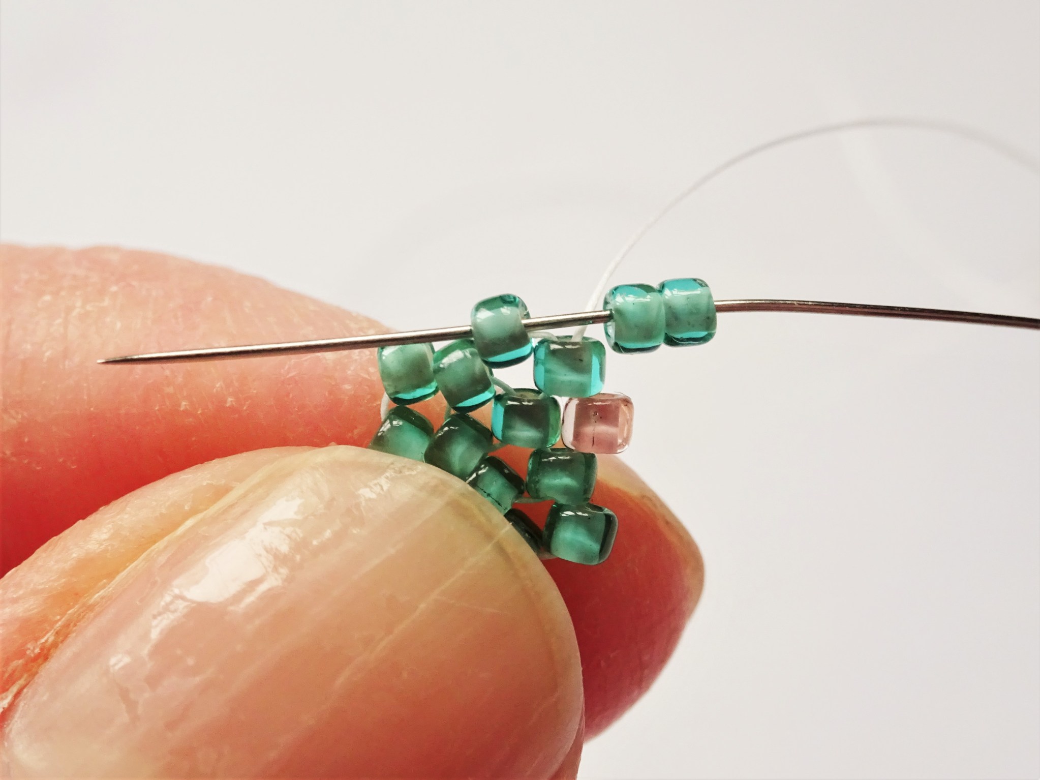 How To Make Peyote Triangle Earrings – The Artisan Duck