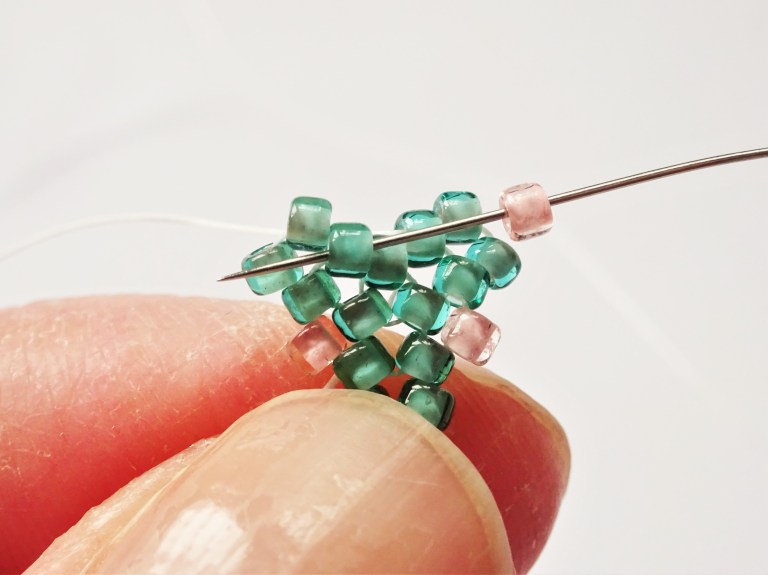 How To Make Peyote Triangle Earrings – The Artisan Duck