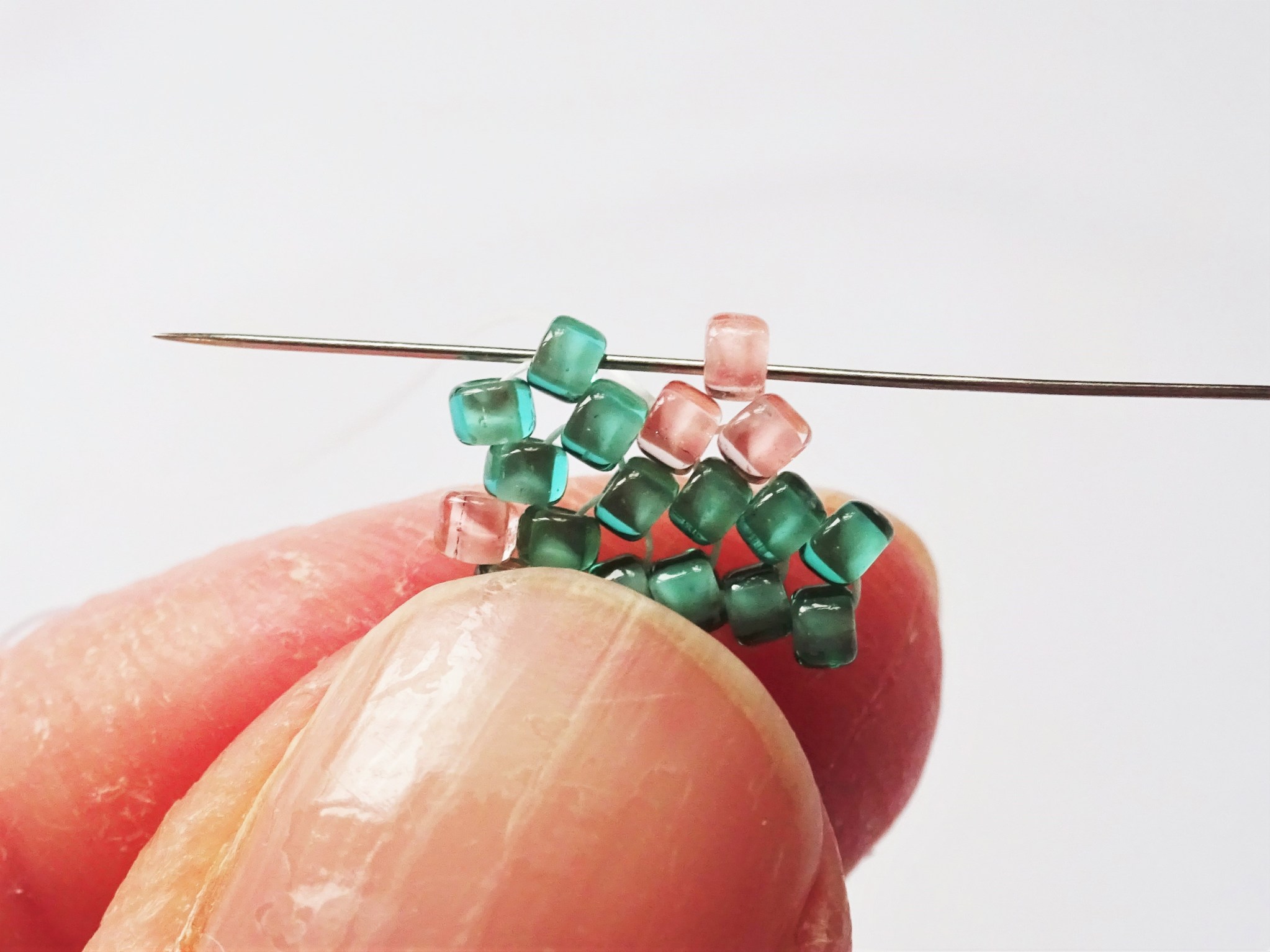 How To Make Peyote Triangle Earrings – The Artisan Duck