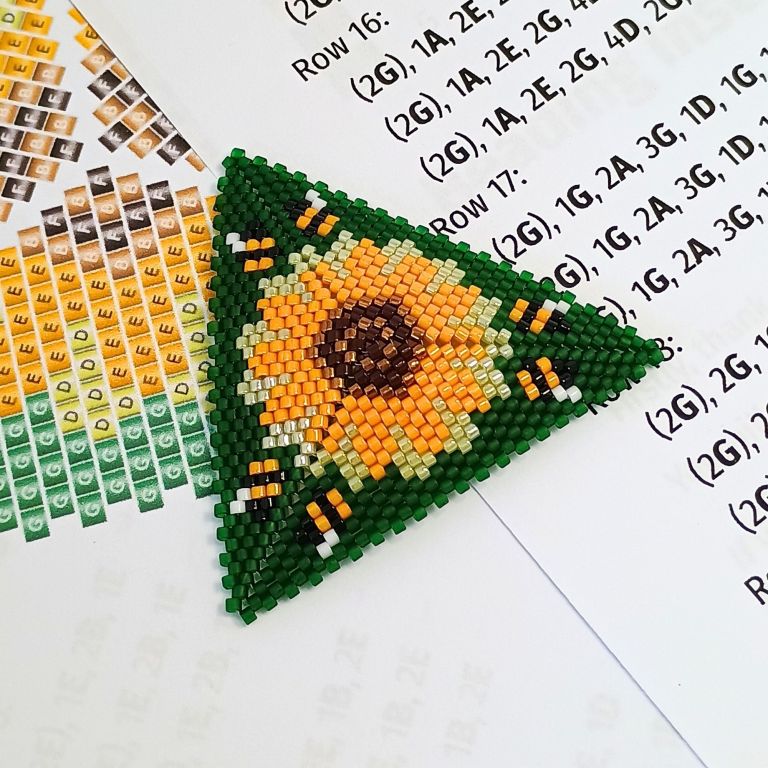Peyote Triangle Pattern – Sunflower and Bees – The Artisan Duck